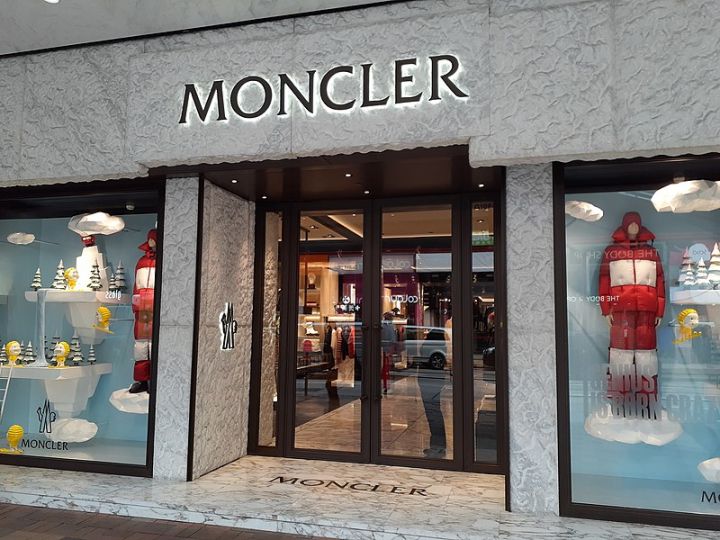 Ausgabe #156: Inside Moncler – Zum Après-Ski nach St. Moritz
